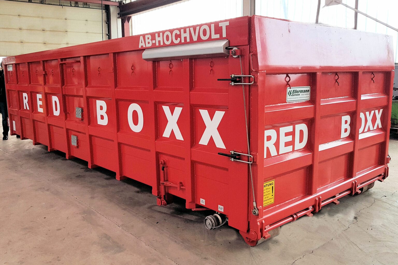 RED BOXX® Quarantäne – Lagerung havarierter Elektrofahrzeuge
